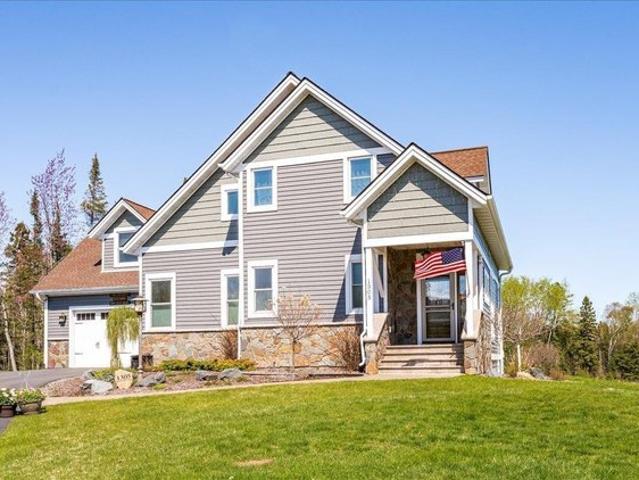 1305 Harbor Hills Dr, Two Harbors, MN 55616