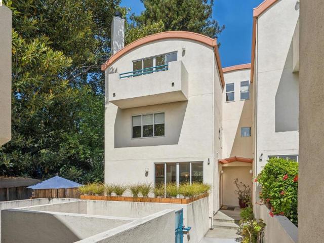 1305 Henry St C
