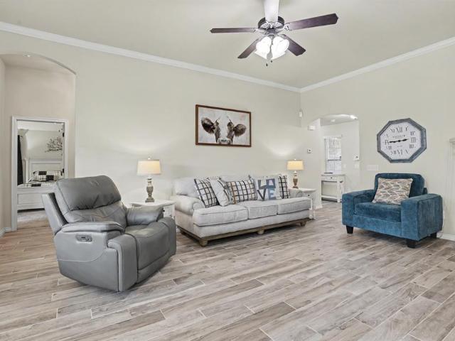 1305 Leigh Circle