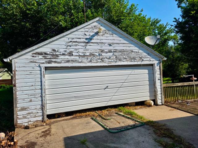 1305 Leland Avenue