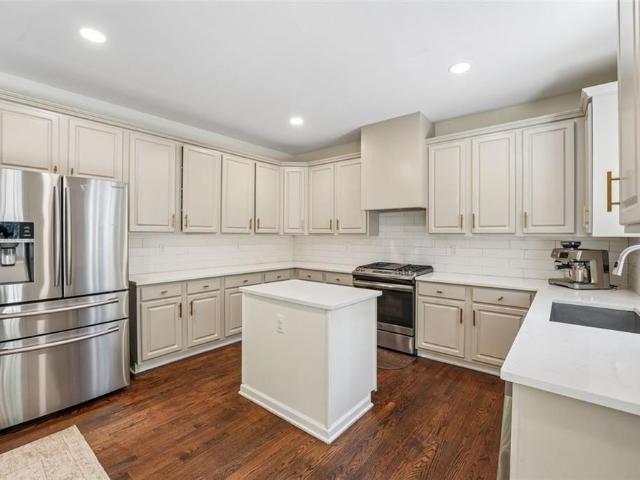 1305 Rosewood Drive