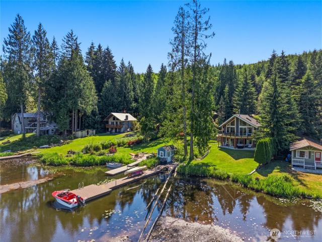 1305 SW Lake Roesiger