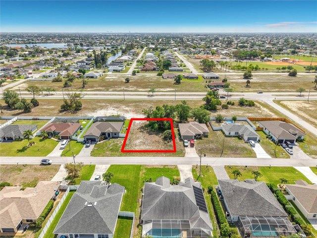 1305 SW 8th Pl, Cape Coral, FL 33991