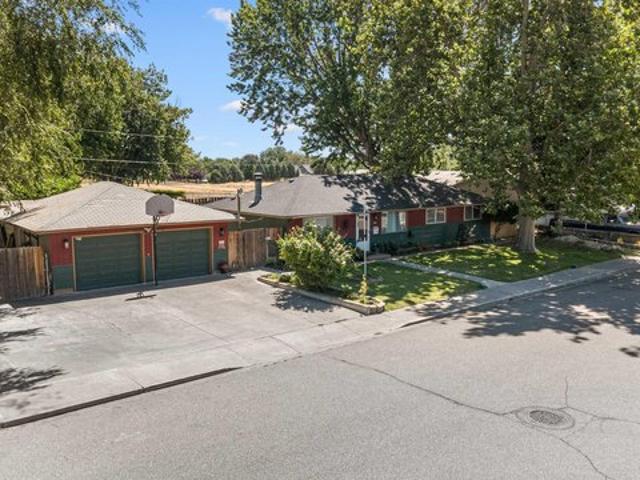 1305 S Everett St, Kennewick, WA 99337