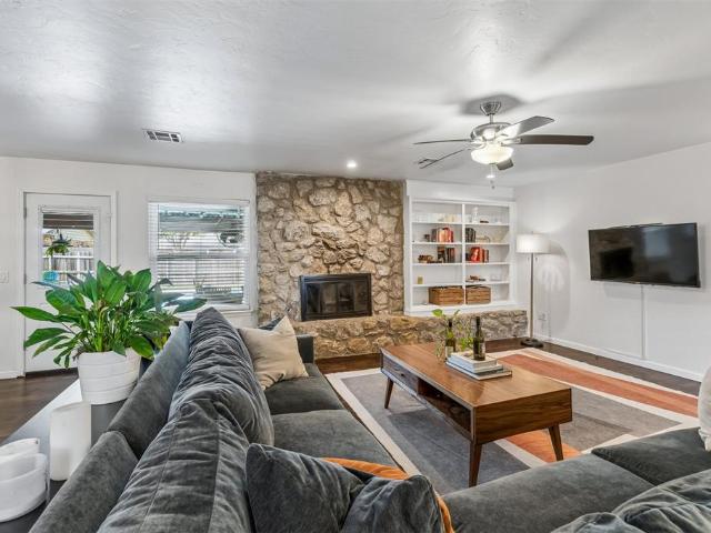 1305 Smiling Hill Boulevard
