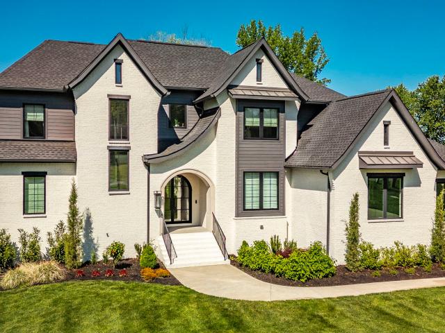 1305 Twin Springs Dr