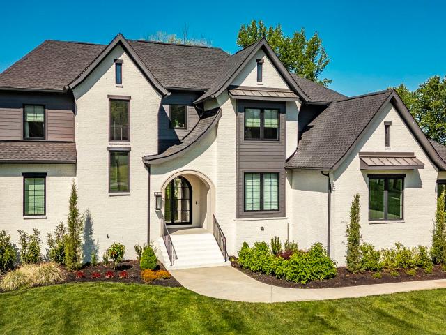 1305 Twin Springs Dr