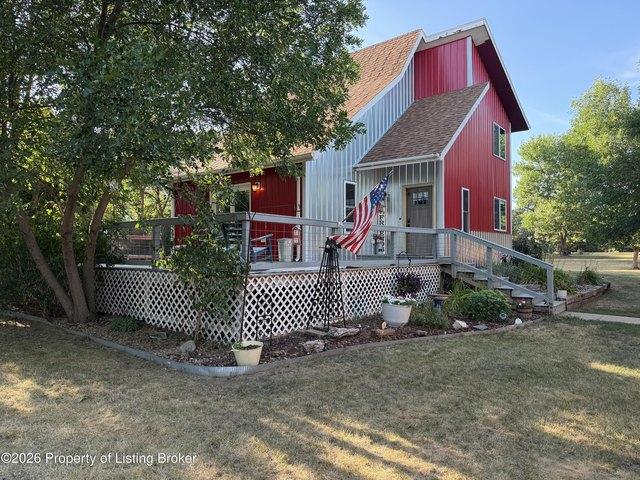 1305 th St SW, Belfield, ND 58622