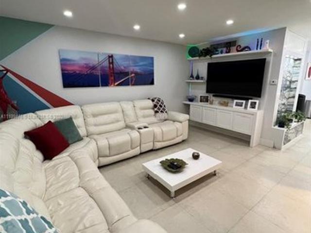 1305 W 53rd St Apt 102, Hialeah, FL 33012