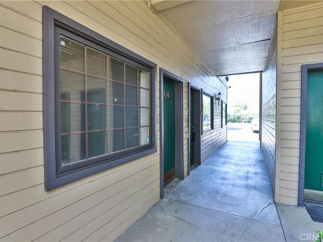 1305 W Arrow