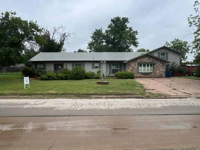 1305 W Elliott St, Breckenridge, TX 76424