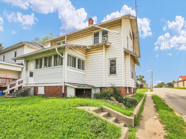 1305 W Macon Street