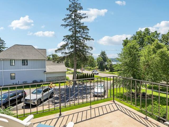 1305 W Main St Apt 203, Lake Geneva, WI 53147