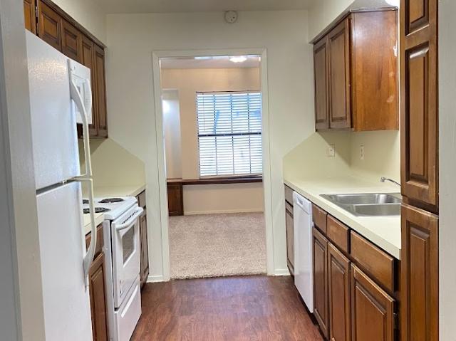 1305 W Villa Maria Road C201
