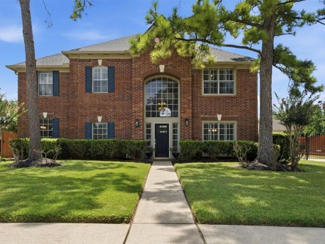 1305 Wilderness Pines Dr, Friendswood, TX 77546