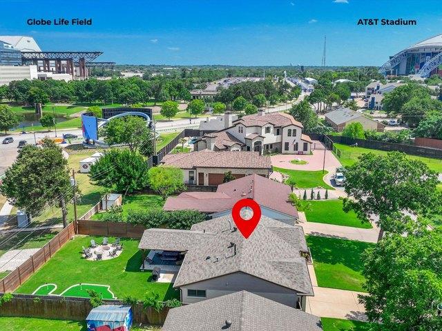 1305 Willowbrook St, Arlington, TX 76011
