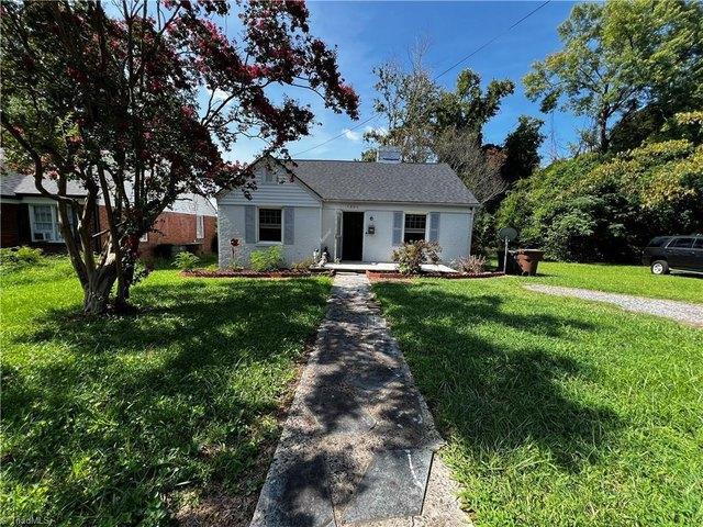 1305 Winstead Pl, Greensboro, NC 27408