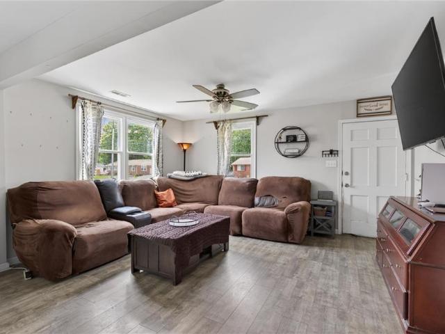 1305 Yeadon RD