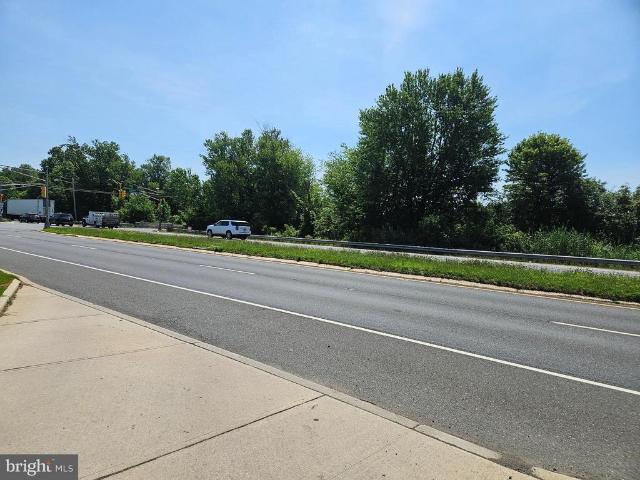 1305 1 Us Route 130