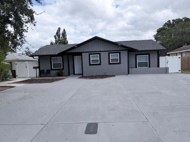 1305 29th St W, Bradenton, FL 34205