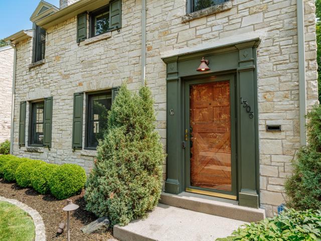 1306 Martha Washington Dr