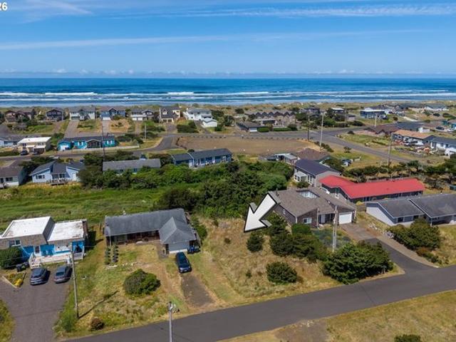 1306 NW Parker Ave, Waldport, OR 97394