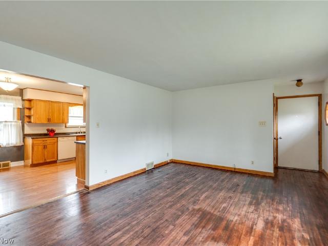 1306 N Plainview Drive