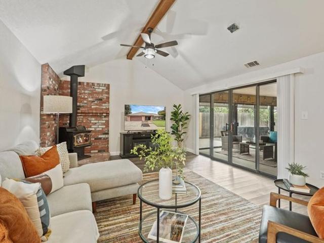 1306 Burgundy Ct, Lodi, CA 95242