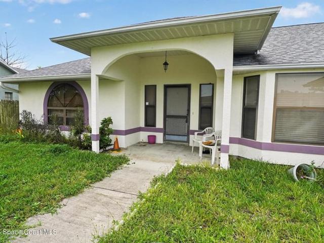 1306 Camas Ave NW, Palm Bay, FL 32907