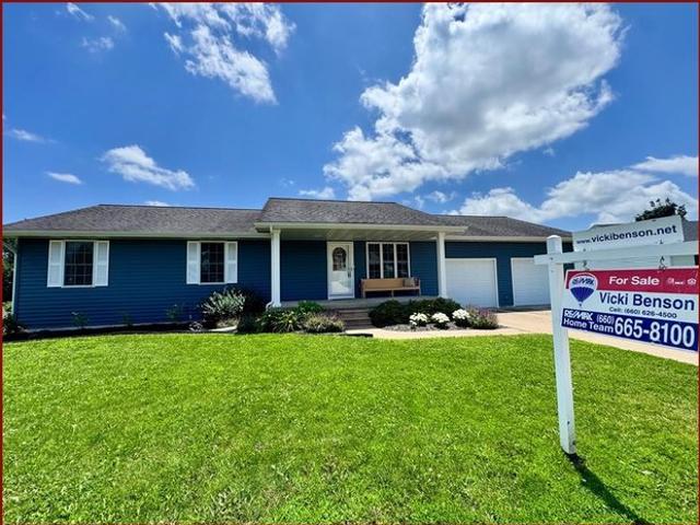1306 Castle Dr, Kirksville, MO 63501