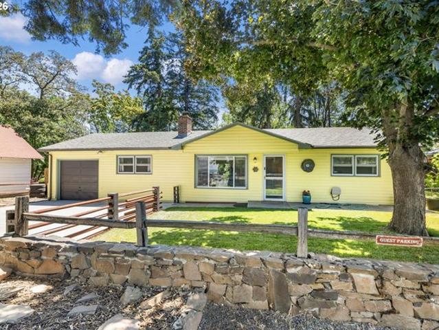 1306 E 18th St, The Dalles, OR 97058