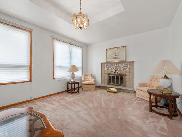 1306 E 88th Place