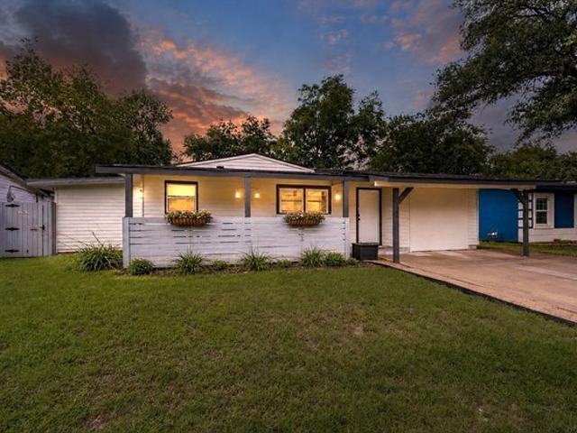 1306 E Lovers Ln, Arlington, TX 76010