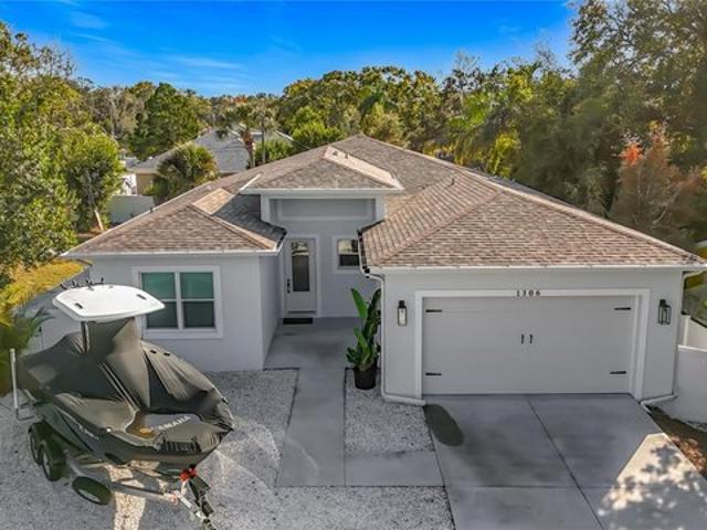 1306 E Lemon St, Tarpon Springs, FL 34689