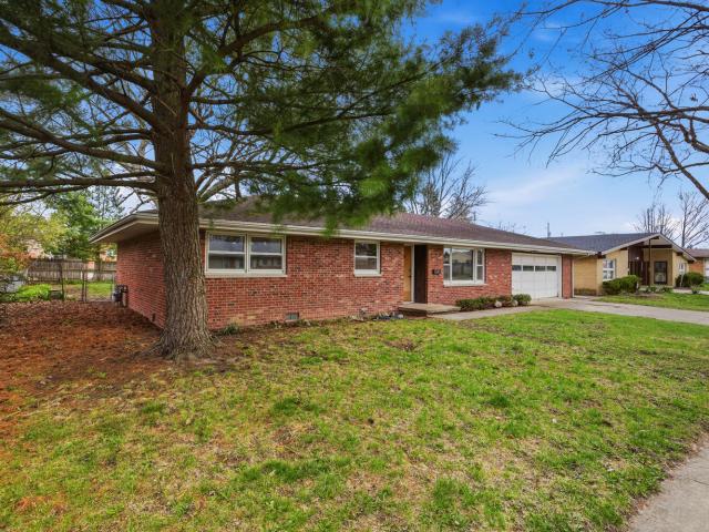 1306 E Mumford Dr, Urbana, IL 61801 | MLS #12587 | Compass