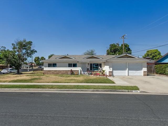 1306 Elaine Dr, Hanford, CA 93230