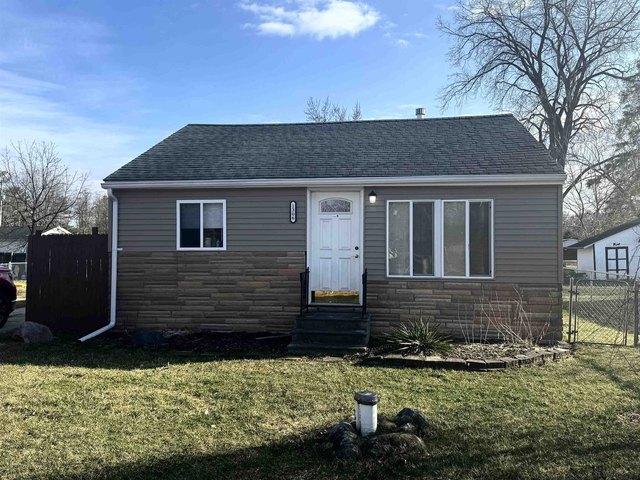 1306 Garfield St, Mount Morris, MI 48458