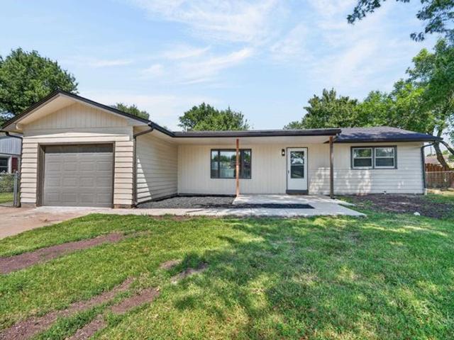 1306 Harrison St, Newton, KS 67114