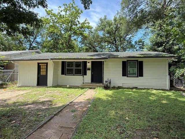 1306 Liveoak Ave, Corsicana, TX 75110