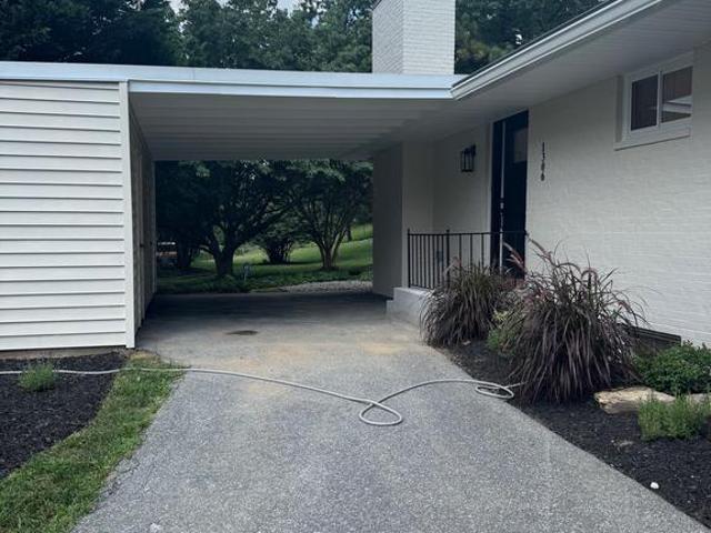 1306 Pine Ridge Lane