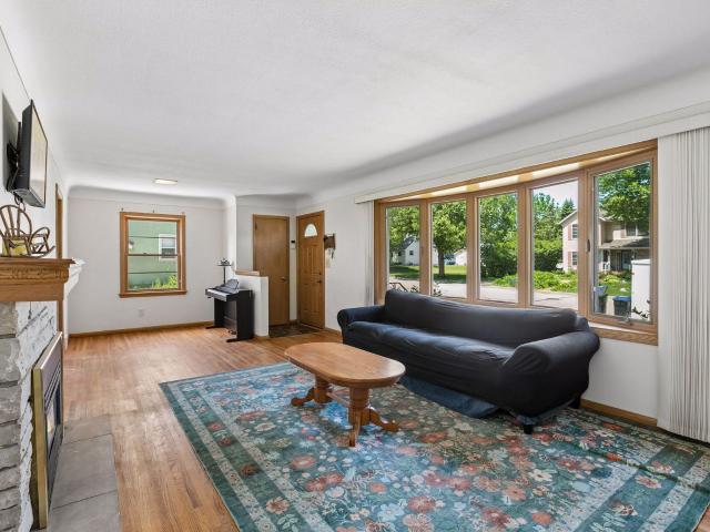 1306 Ryan Avenue W