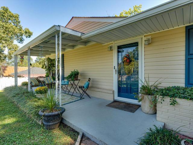 1306 Reeves Avenue