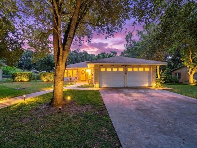 1306 Rose Dr, Alice, TX 78332