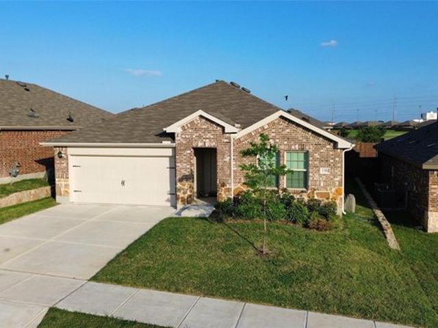 1306 Saddlehorn Dr, Denton, TX 76207
