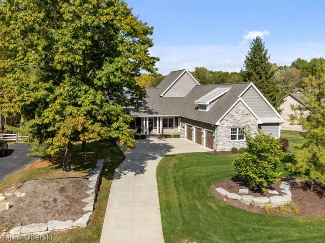 1306 Victoria Lane