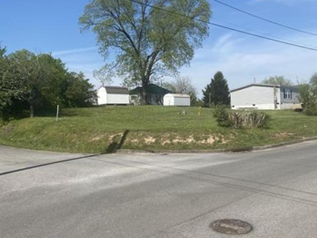 1306 W Morris St, Sweetwater, TN 37874