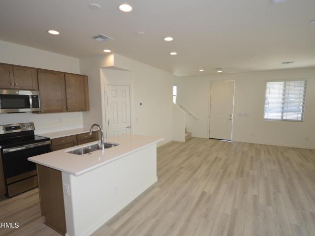 1306 W Sparrow Drive