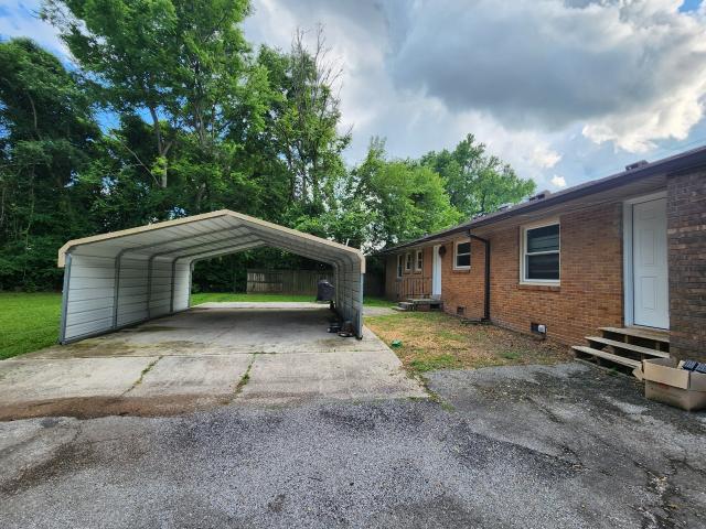 1306 White Blvd