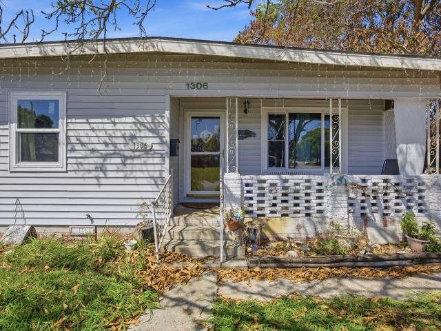 1306 17th Pl, Vero Beach, FL 32960 | Compass