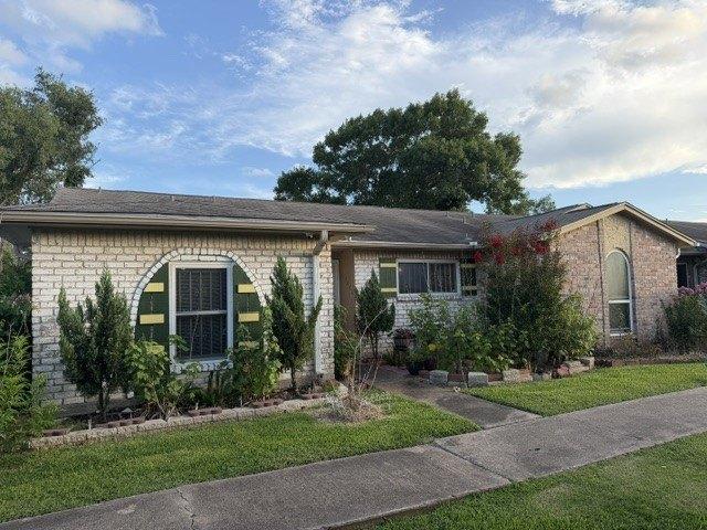 13074 Clarewood Dr, Houston, TX 77072